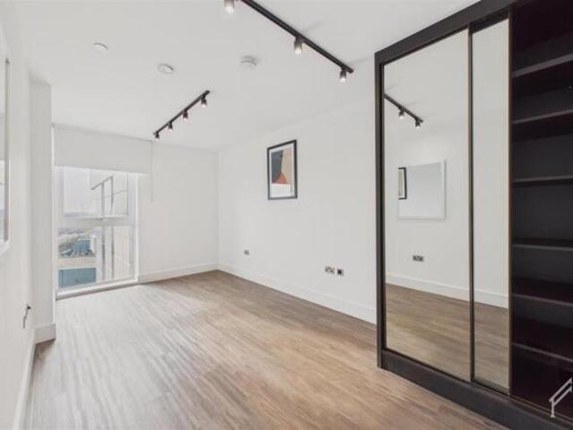 2 bedroom apartment for rent in Waterway House, North Kensington NW10