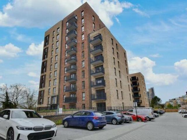 2 Bedroom Apartment For Rent In Watford, Hertfordshire