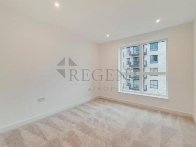 2 bedroom apartment for rent in Watson House, Greenleaf Walk, UB1