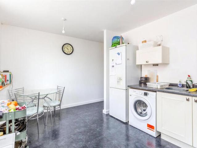 2 bedroom apartment for rent in Waverley House, Cathedral Walk, BS1