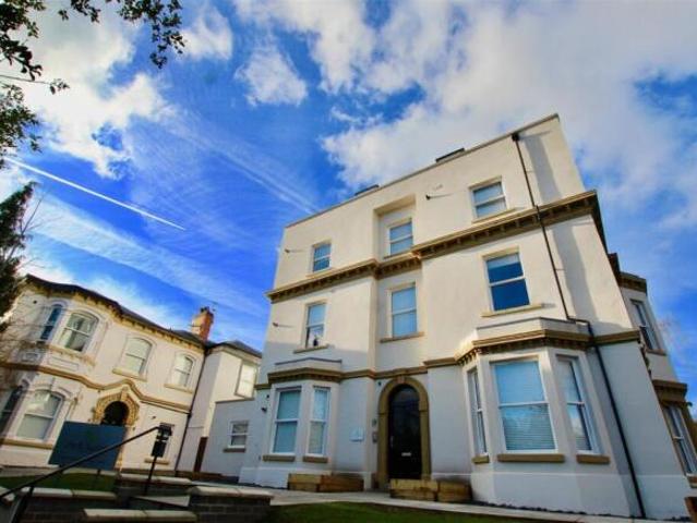 2 bedroom apartment for rent in Waverley Street, Nottingham, NG7