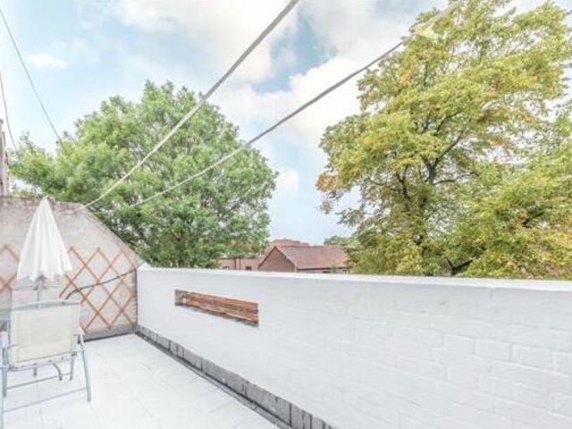 2 Bedroom Apartment For Rent In Weir Road, London