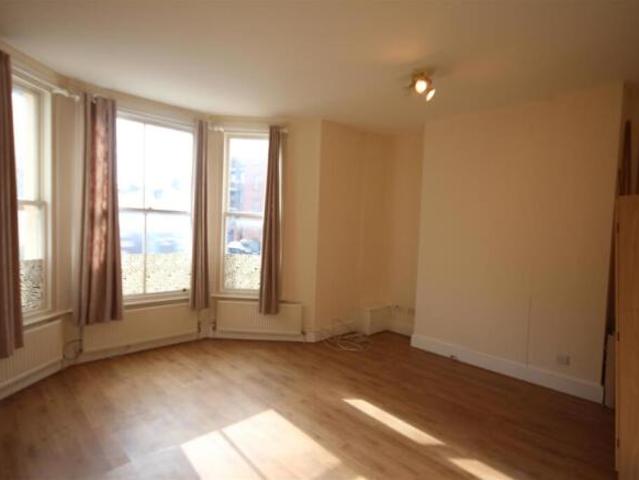 2 bedroom apartment for rent in Well Street, Hackney, E9