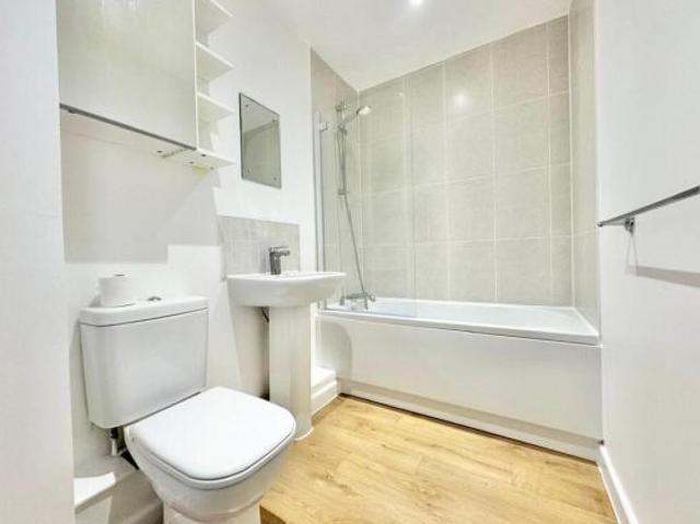 2 bedroom apartment for rent in Wella House, RG22