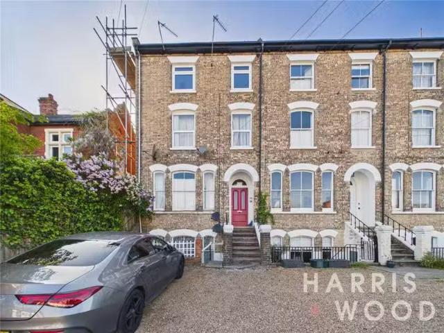 2 bedroom apartment for rent in Wellesley Road, Colchester, Es.