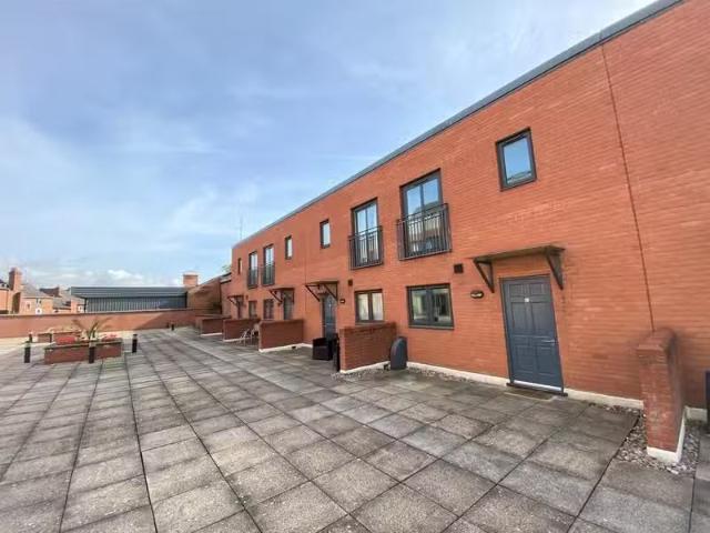 2 bedroom apartment for rent in Wellington House, Regent Grove.