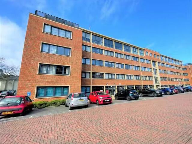2 bedroom apartment for rent in Wesinteraction Court, Kestrel.