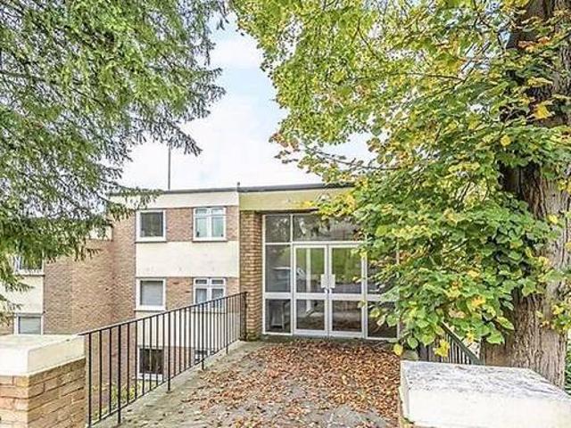 2 bedroom apartment for rent in Westview Road Warlingham CR6