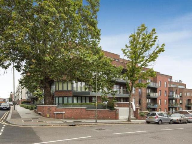 2 bedroom apartment for rent in West Heath Place, Hodford Road, Golders Green, NW11