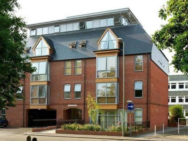 2 bedroom apartment for rent in West Street Newbury RG14
