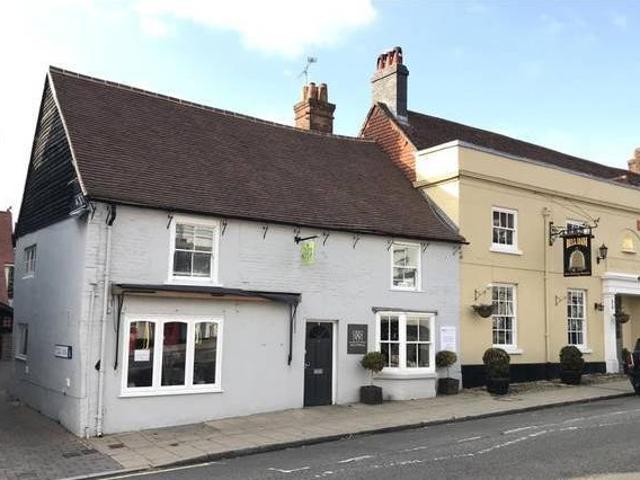2 bedroom apartment for rent in West Street Alresford Hampshire SO24