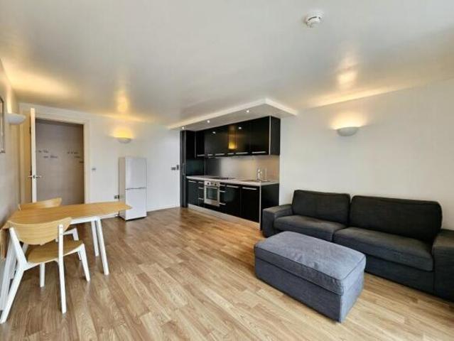 2 bedroom apartment for rent in West Point Wellington Street Leeds LS1