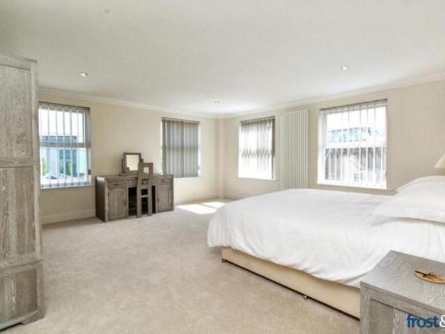 2 bedroom apartment for rent in West Quay Road, Poole, BH15