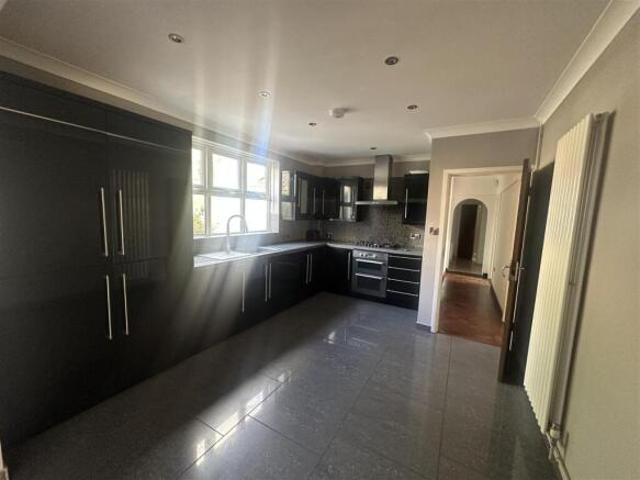 2 bedroom apartment for rent in Westbourne Crescent, Southampton, SO17