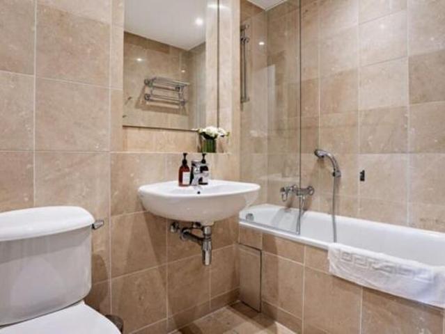 2 bedroom apartment for rent in Westferry Circus, Canary wharf, E14