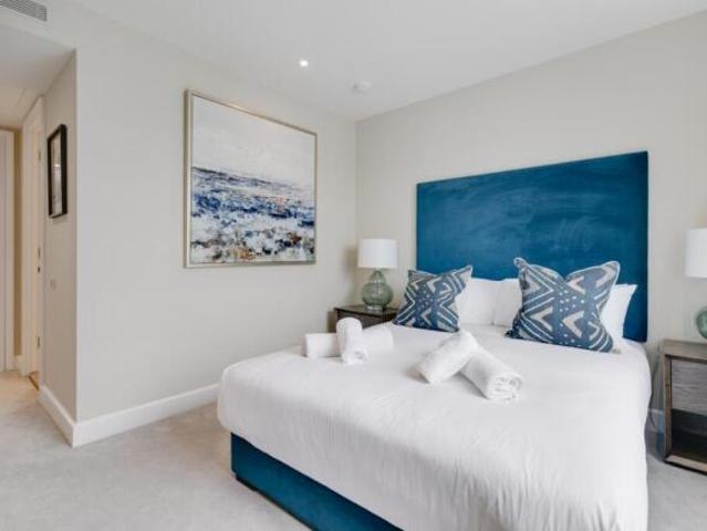 2 bedroom apartment for rent in Westferry Circus London E14