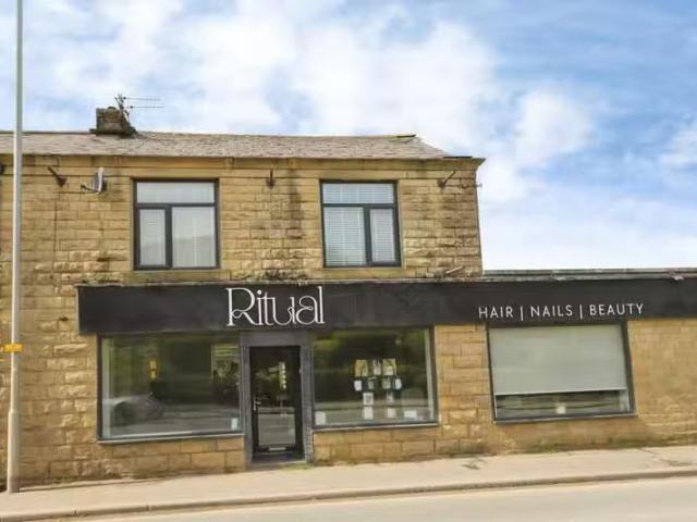 2 bedroom apartment for rent in Whalley Road, Bury, BL0
