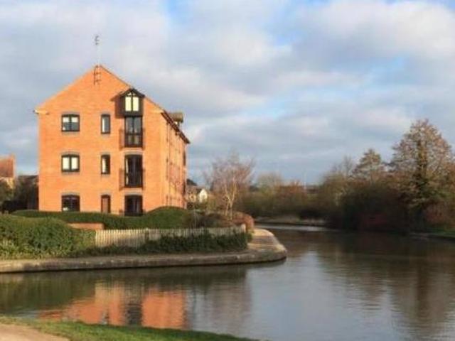 2 bedroom apartment for rent in Wharf Lodge The Moorings Leamington Spa Warwickshire CV31