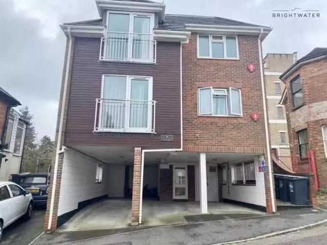 2 bedroom apartment for rent in Wharfdale Road, Bournemouth, BH4