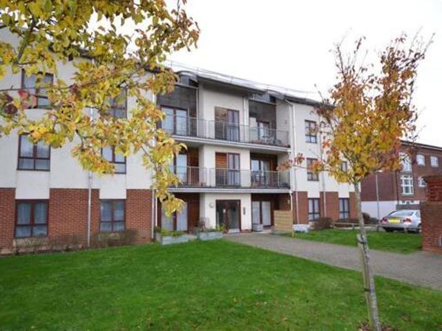 2 Bedroom Apartment For Rent In Whetstone, London