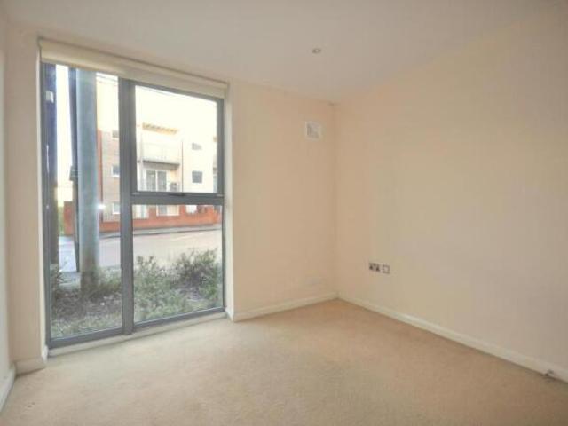 2 bedroom apartment for rent in Whippendell Road, Watford, WD18