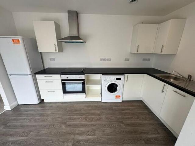 2 bedroom apartment for rent in White Rose Apartments, LU1