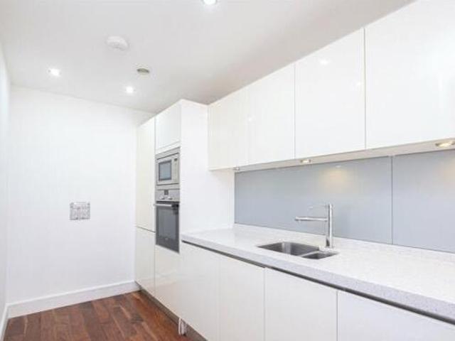 2 Bedroom Apartment For Rent In Whitechapel, London