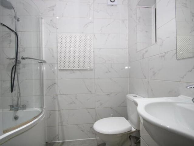 2 bedroom apartment for rent in Whitehorse Lane, London, SE25