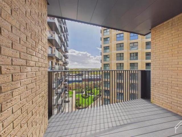 2 bedroom apartment for rent in Wilmott House, London TW8