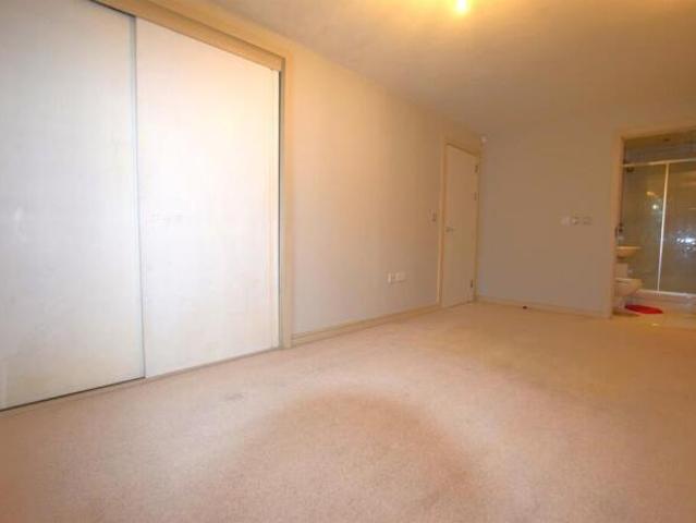 2 bedroom apartment for rent in Wilmslow Road, Manchester, M20