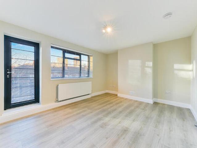 2 bedroom apartment for rent in Wilbraham House, Vauxhall London SW8