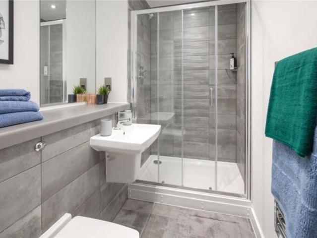 2 bedroom apartment for rent in William Jessop Way, Liverpool, Merseyside, L3