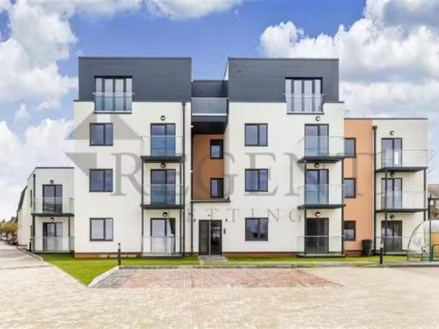 2 bedroom apartment for rent in Willow Court, Cambridge Road.