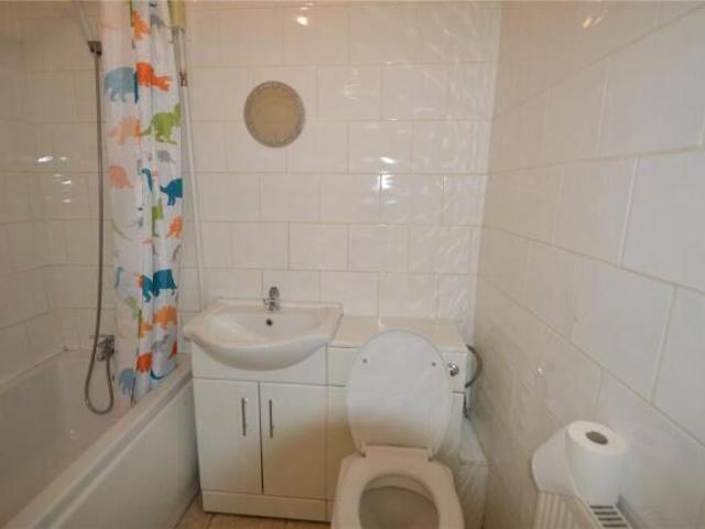 2 bedroom apartment for rent in Willow Court, Meadfield Road, Langley, SL3