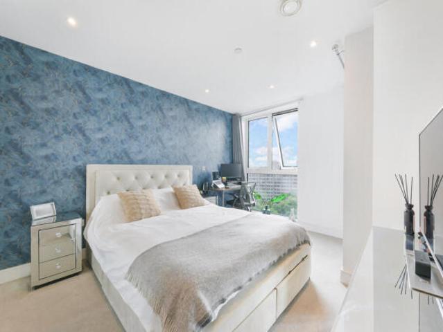 2 bedroom apartment for rent in Wilson House, SW11