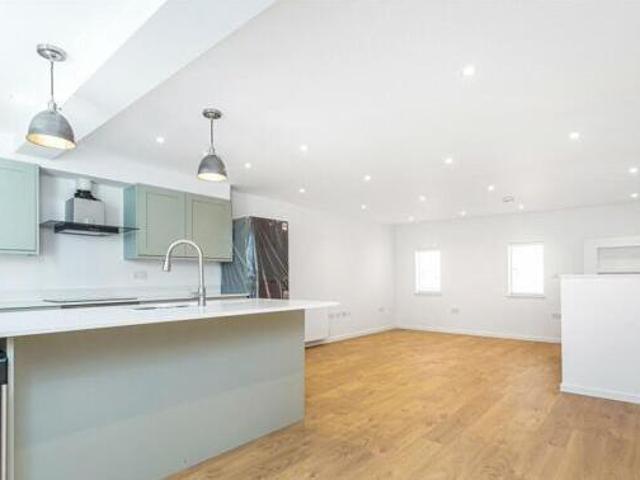 2 Bedroom Apartment For Rent In Wimbledon, London