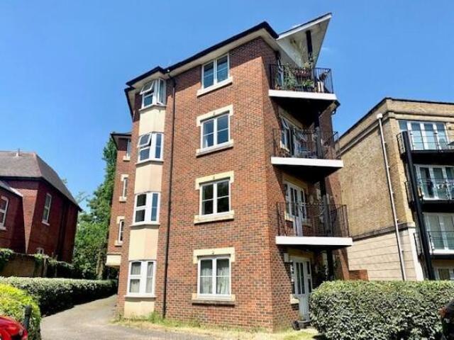 2 bedroom apartment for rent in Winn Road, SO17