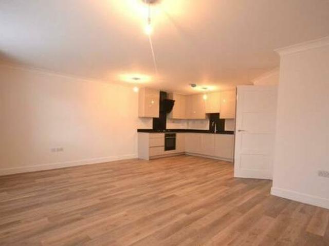 2 bedroom apartment for rent in Wokingham Road Reading RG6