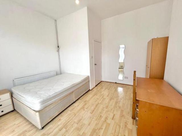 2 bedroom apartment for rent in Woodville Road, Cardiff, CF24