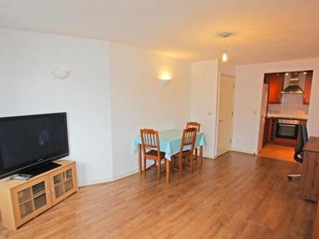 2 Bedroom Apartment For Rent In Wood Green, London