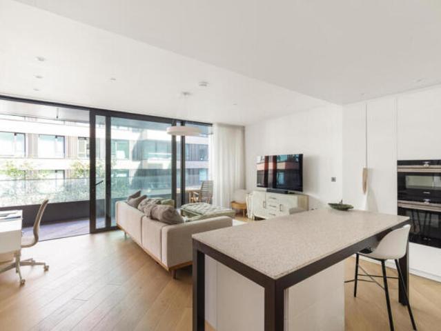 2 bedroom apartment for rent in Wood Lane, London, W12