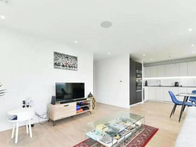2 Bedroom Apartment For Rent In Woodberry Down