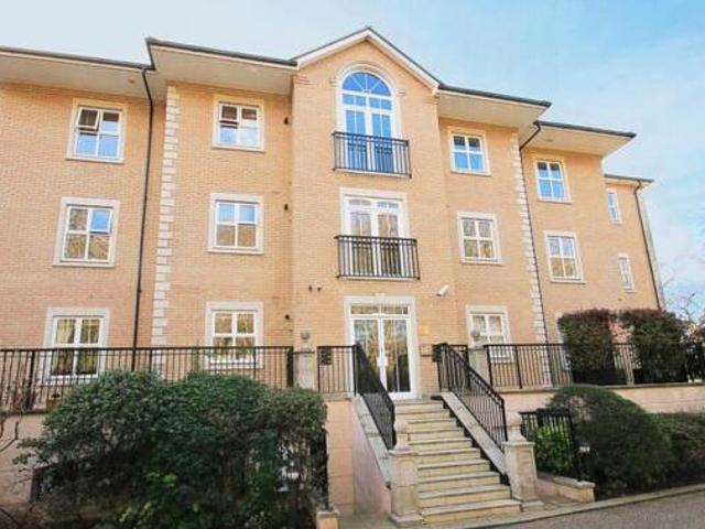 2 Bedroom Apartment For Rent In Woodford Green, Essex