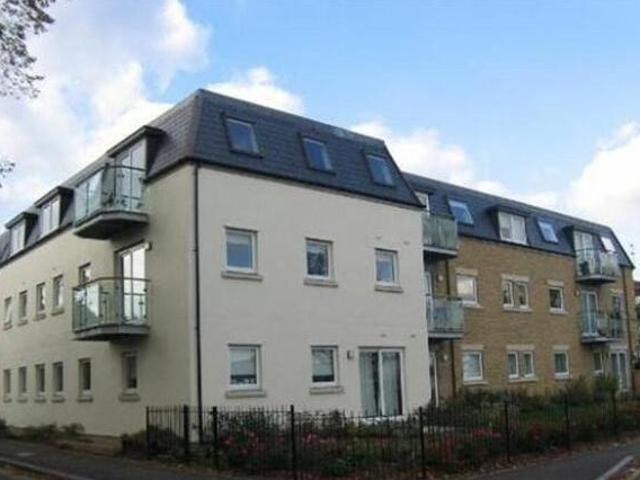 2 Bedroom Apartment For Rent In Woodford Green