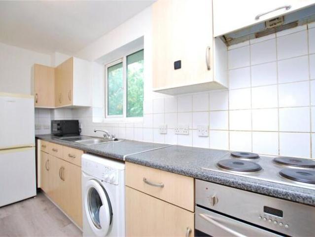 2 bedroom apartment for rent in Woodlands Close, Guildford, Surrey, GU1