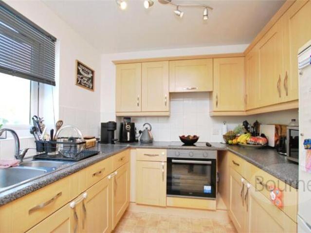 2 bedroom apartment for rent in Woodlands Close, Guildford, Surrey, GU1