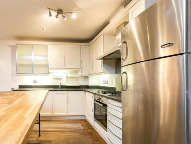 2 bedroom apartment for rent in Woodseer Street, London, E1