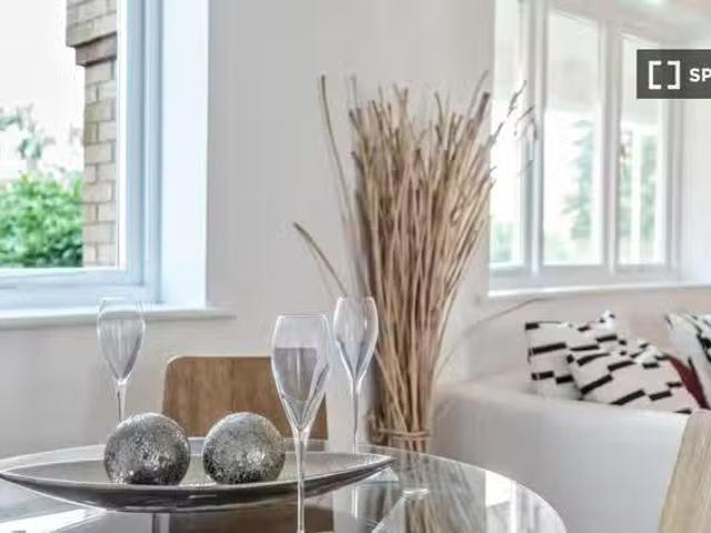 2 bedroom apartment for rent in Woolwich Riverside