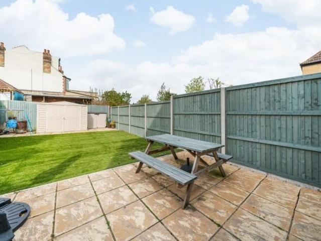 2 bedroom apartment for rent in Wolves Lane, Palmers Green, London, N13