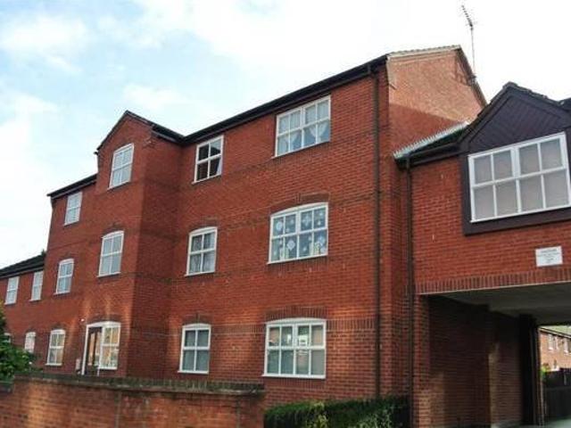 2 bedroom apartment for rent in Yew Tree Court Leamington Spa CV31
